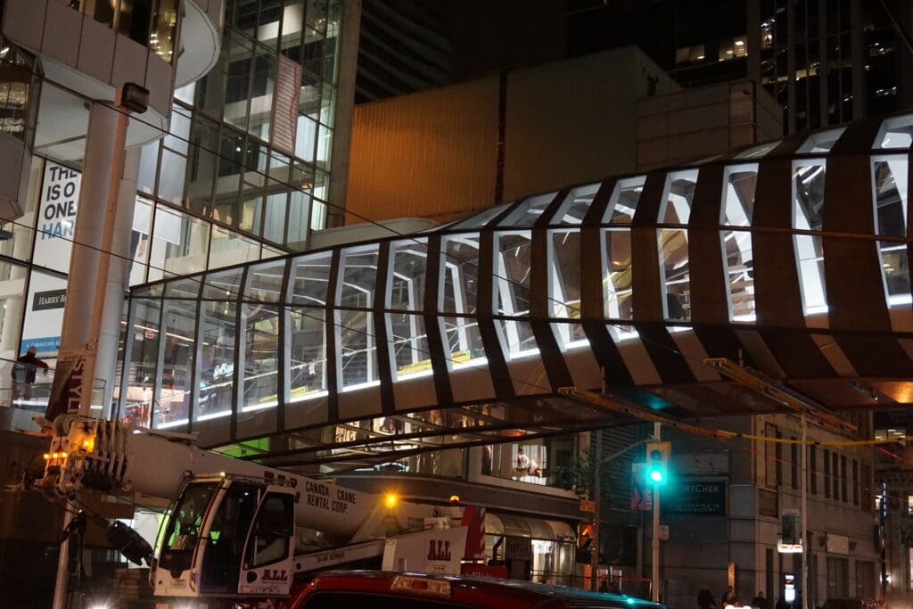 Toronto Eaton Centre Pedestrian Bridge - Salient Engineering
